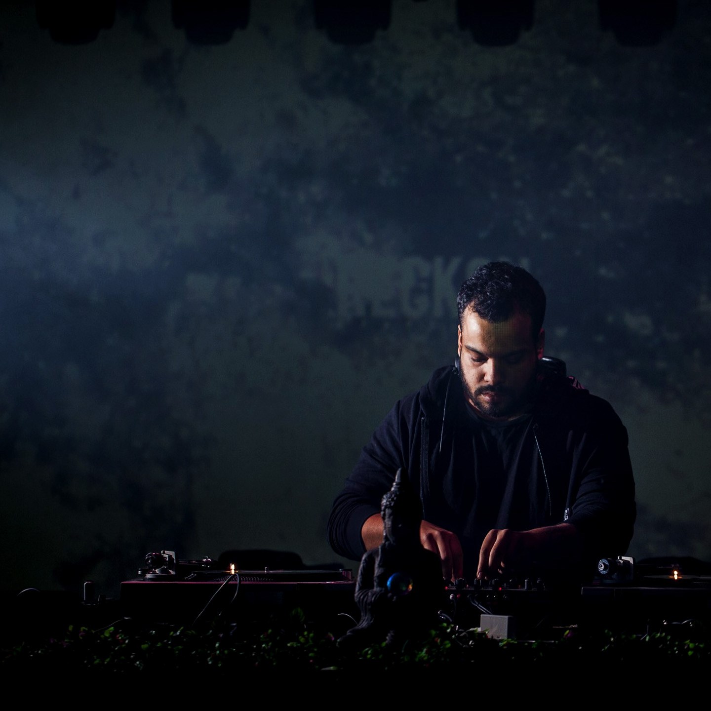 Don Reyes · Artist Profile