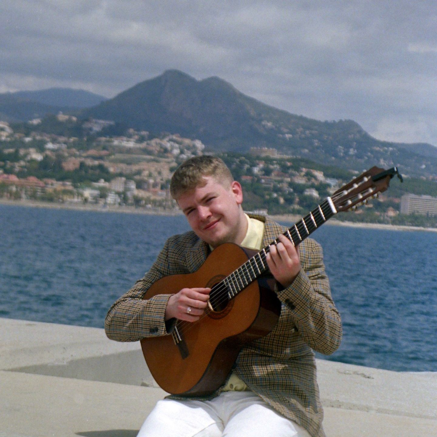 Eamon Dunne · Artist Profile