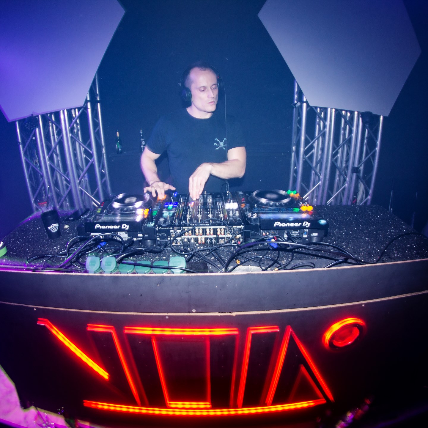 Ed Shepherd · Artist Profile