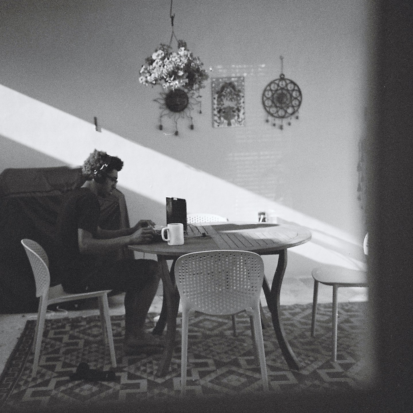 EESH · Artist Profile