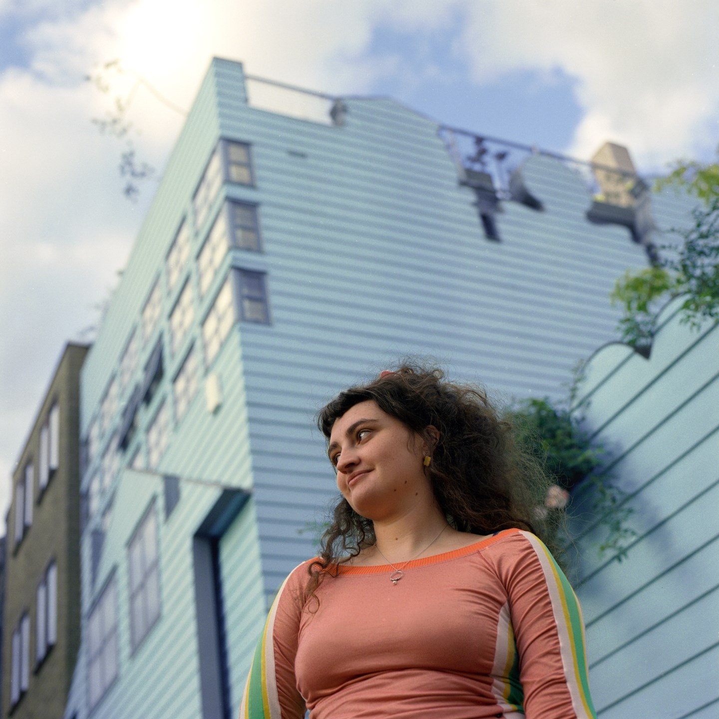 Ella Blou · Artist Profile