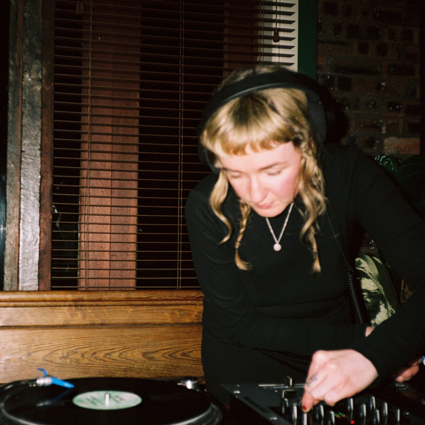 Emma Diamond · Artist Profile