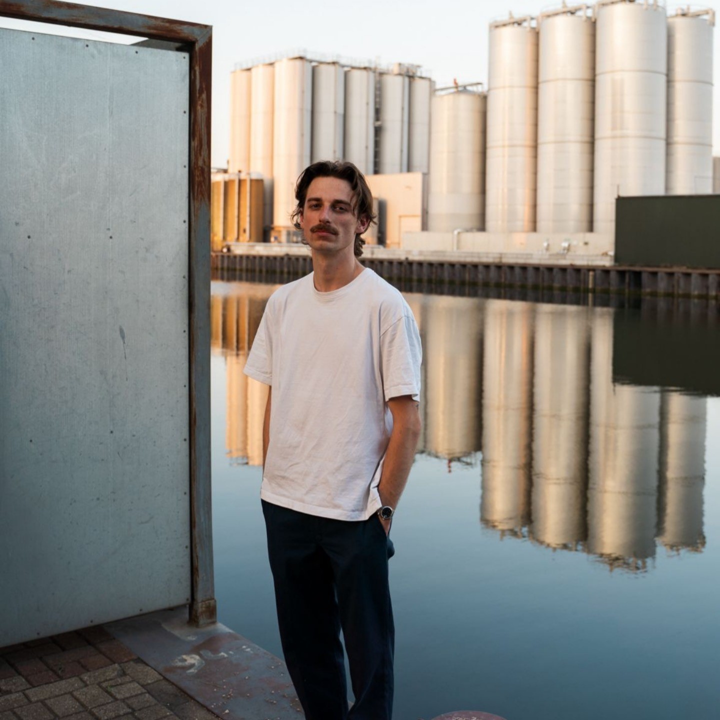 Esch · Artist Profile