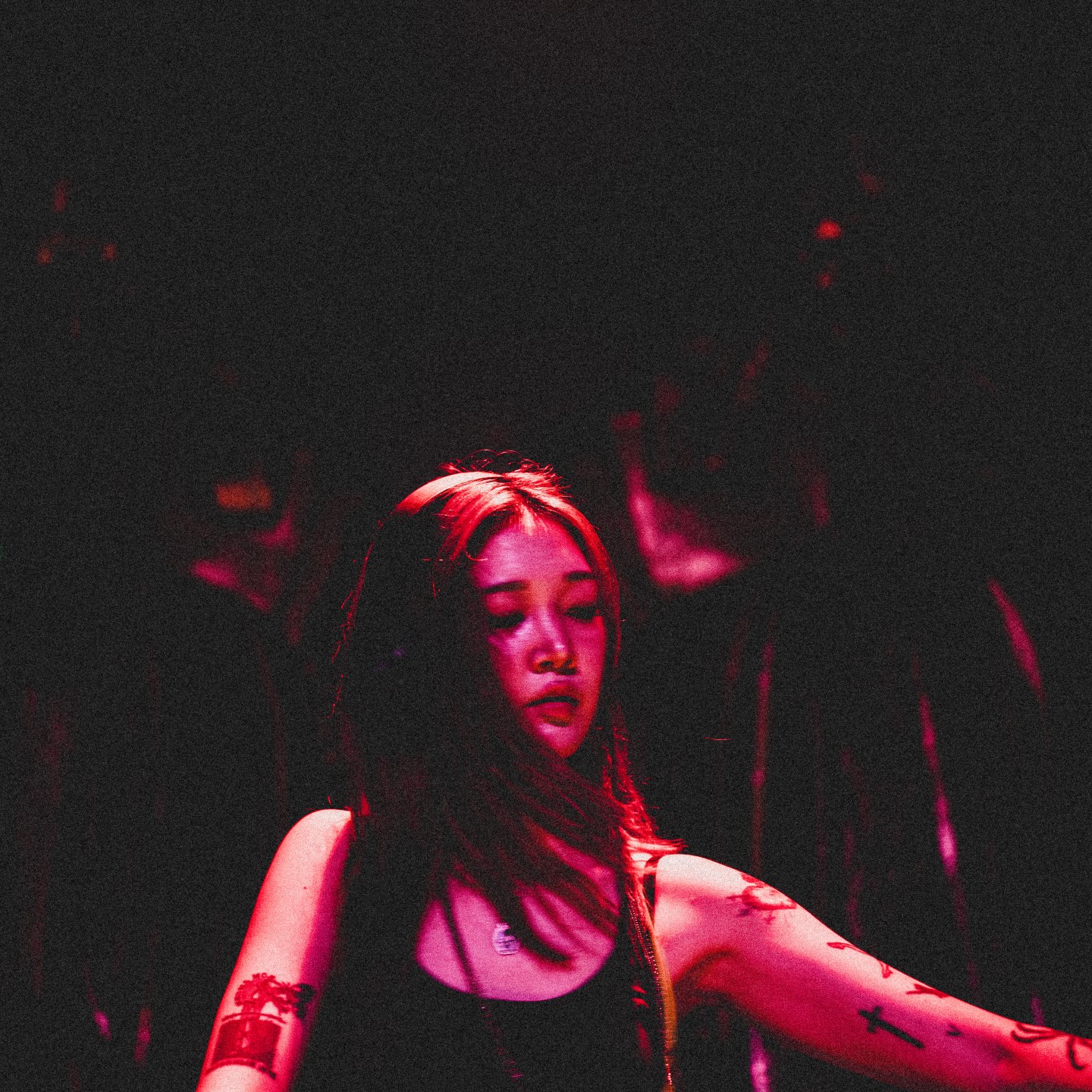 EVE (1) · バイオグラフィー