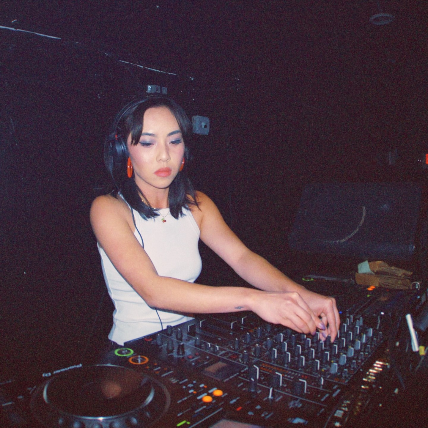 EVY · Artist Profile