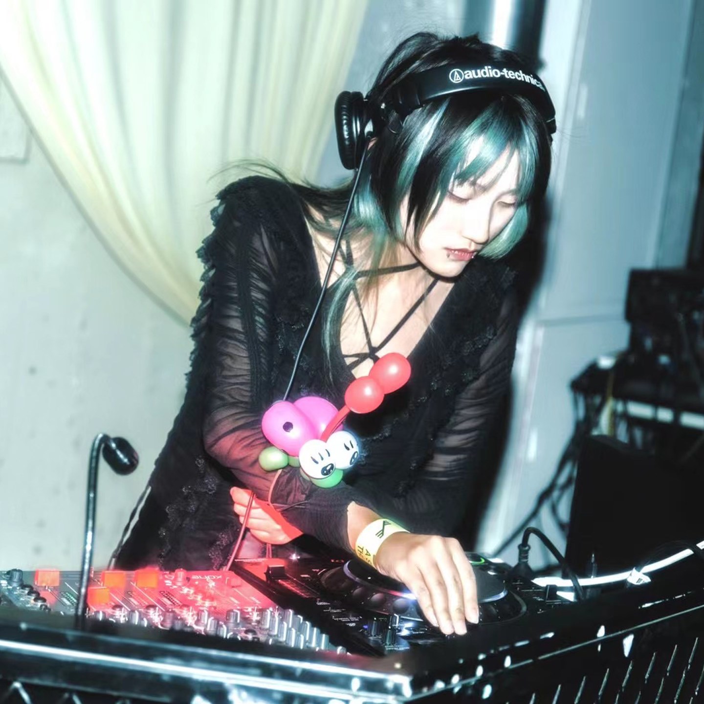 FEIYI · Artist Profile