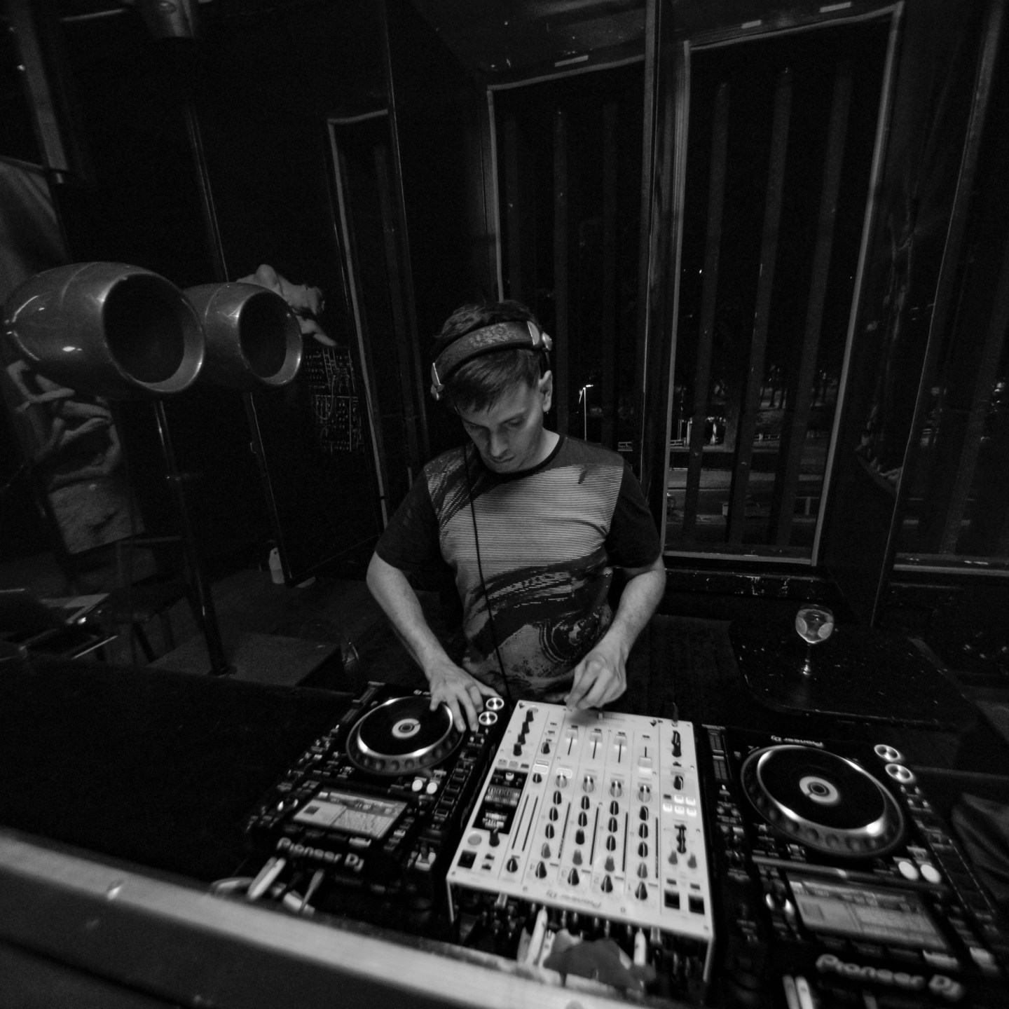 Felipe Valencia · Artist Profile