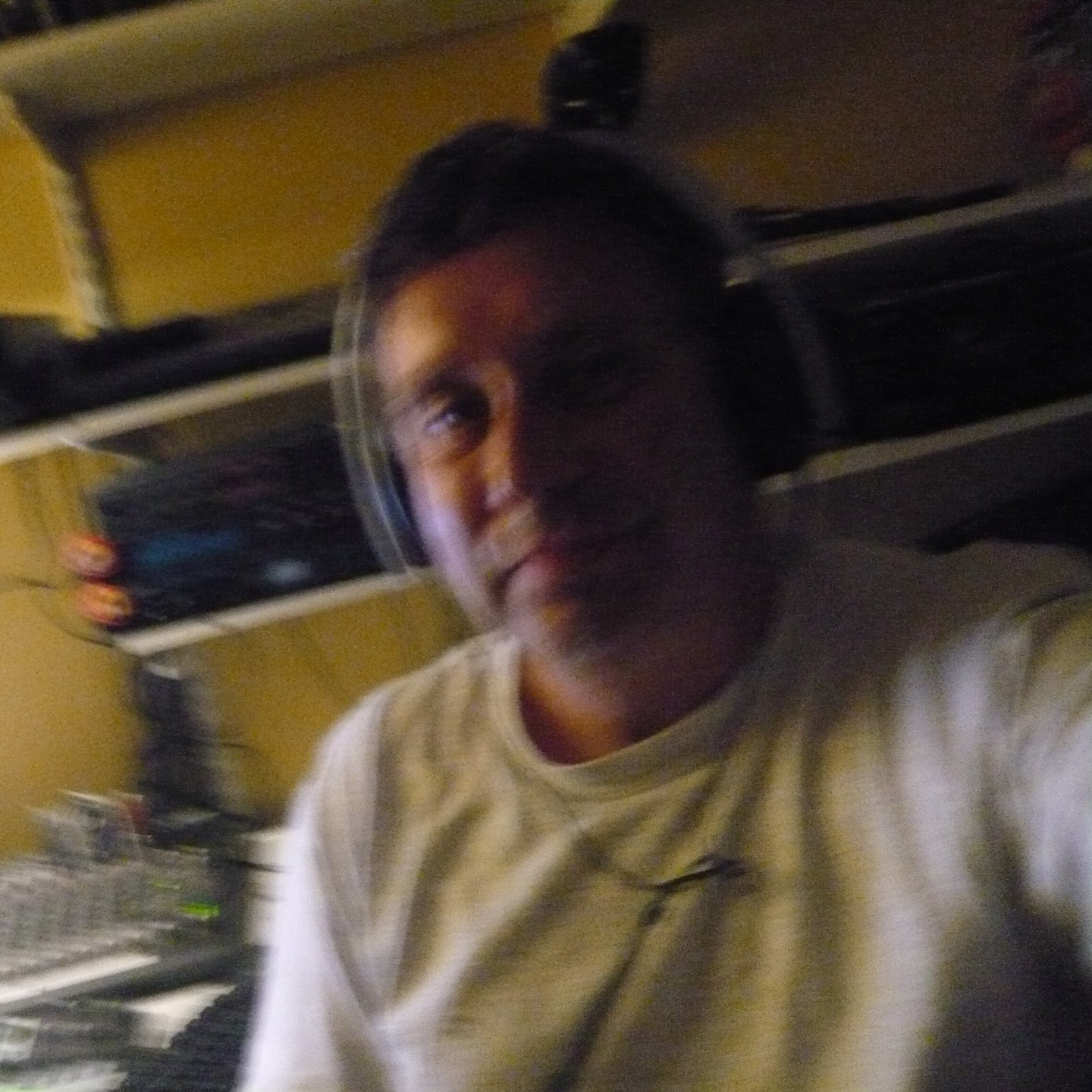 FeNN (1) · Perfil del artista