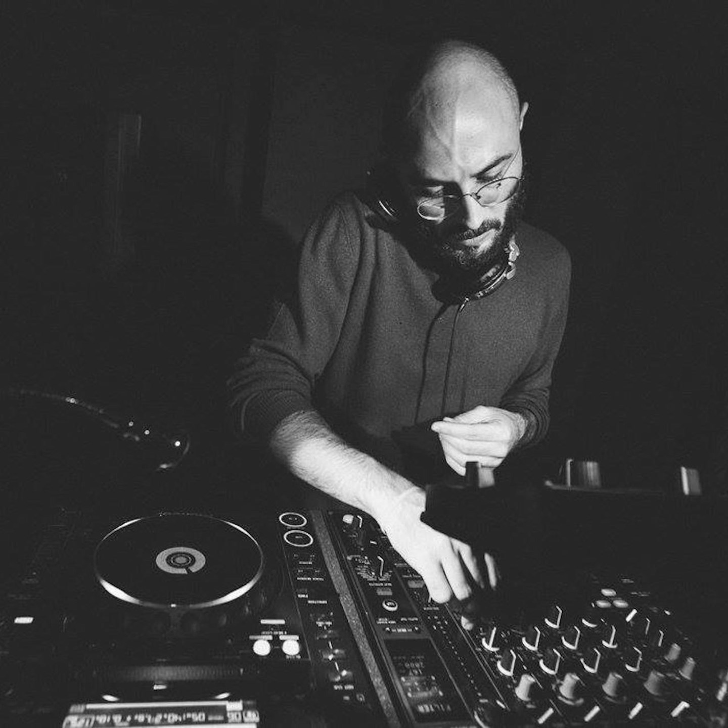 FÈRO · Artist Profile