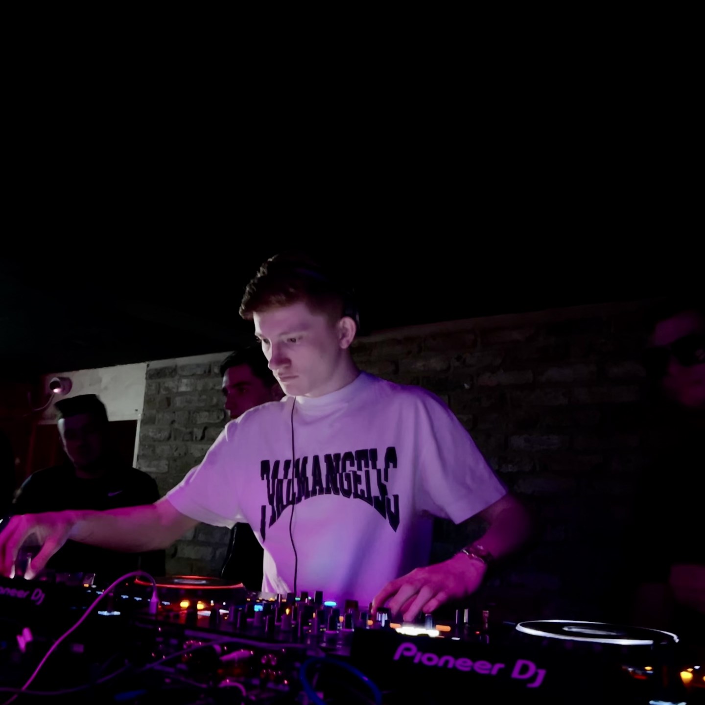 FOX (2) · Artist Profile