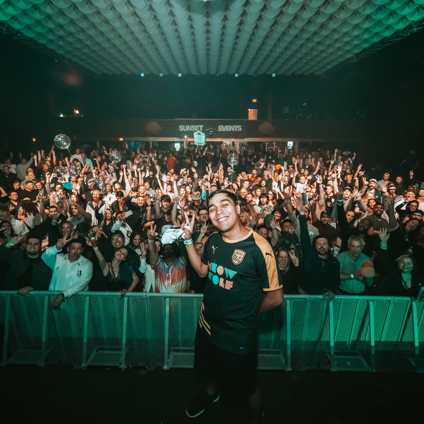 Gio Leon · Artist Profile