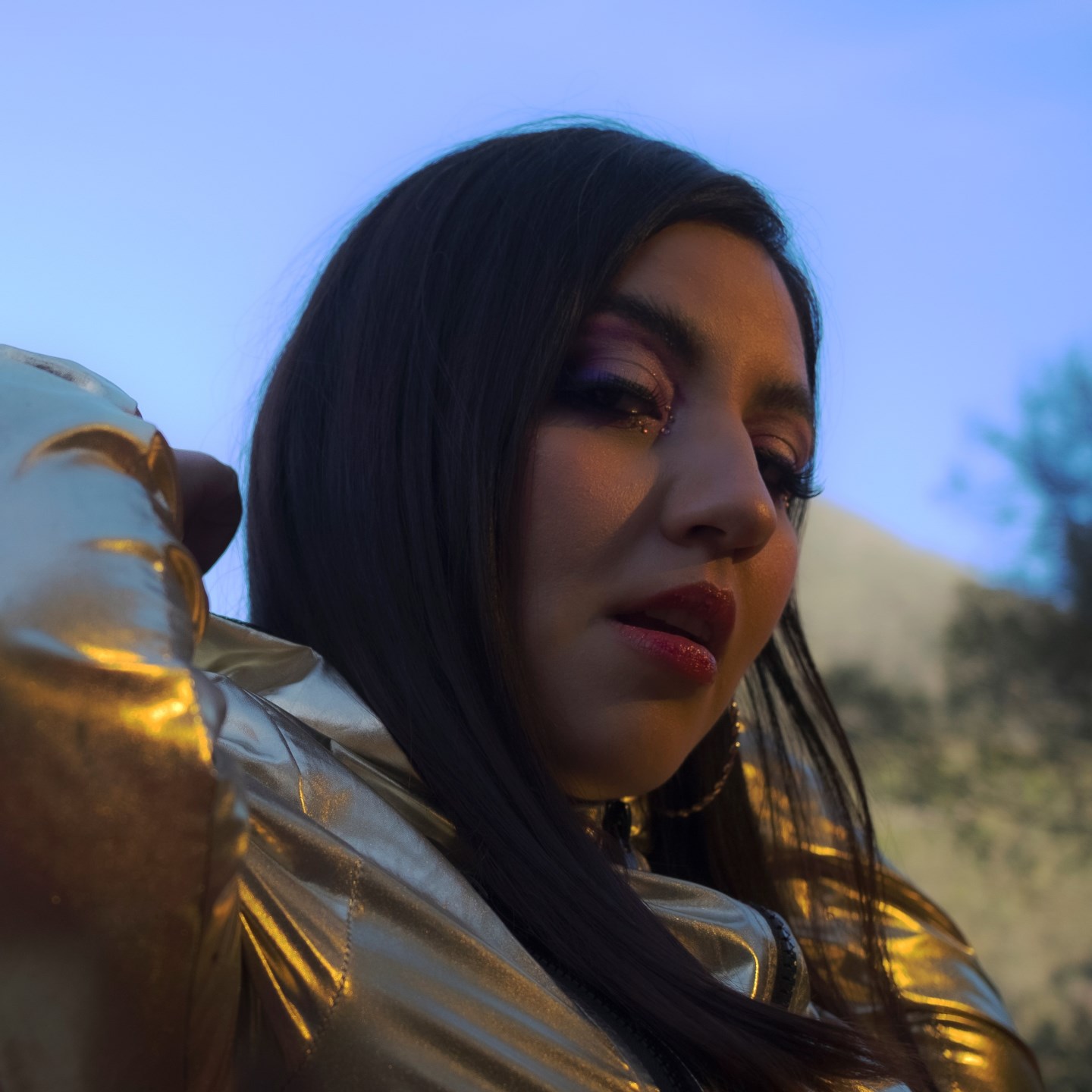 Golden (2) · Artist Profile