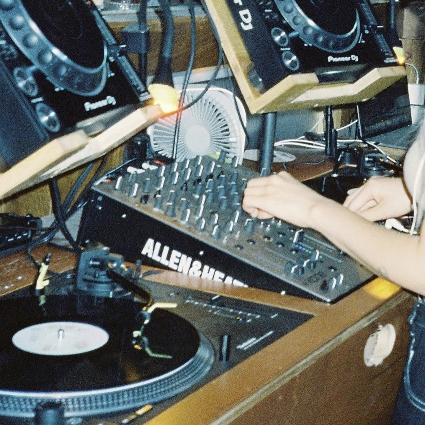 Haemin Kim · Artist Profile