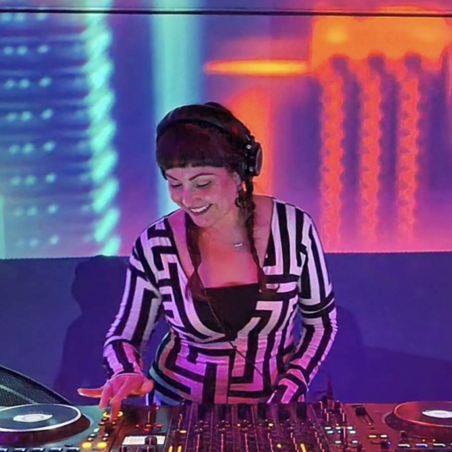 Heather Besos · Artist Profile