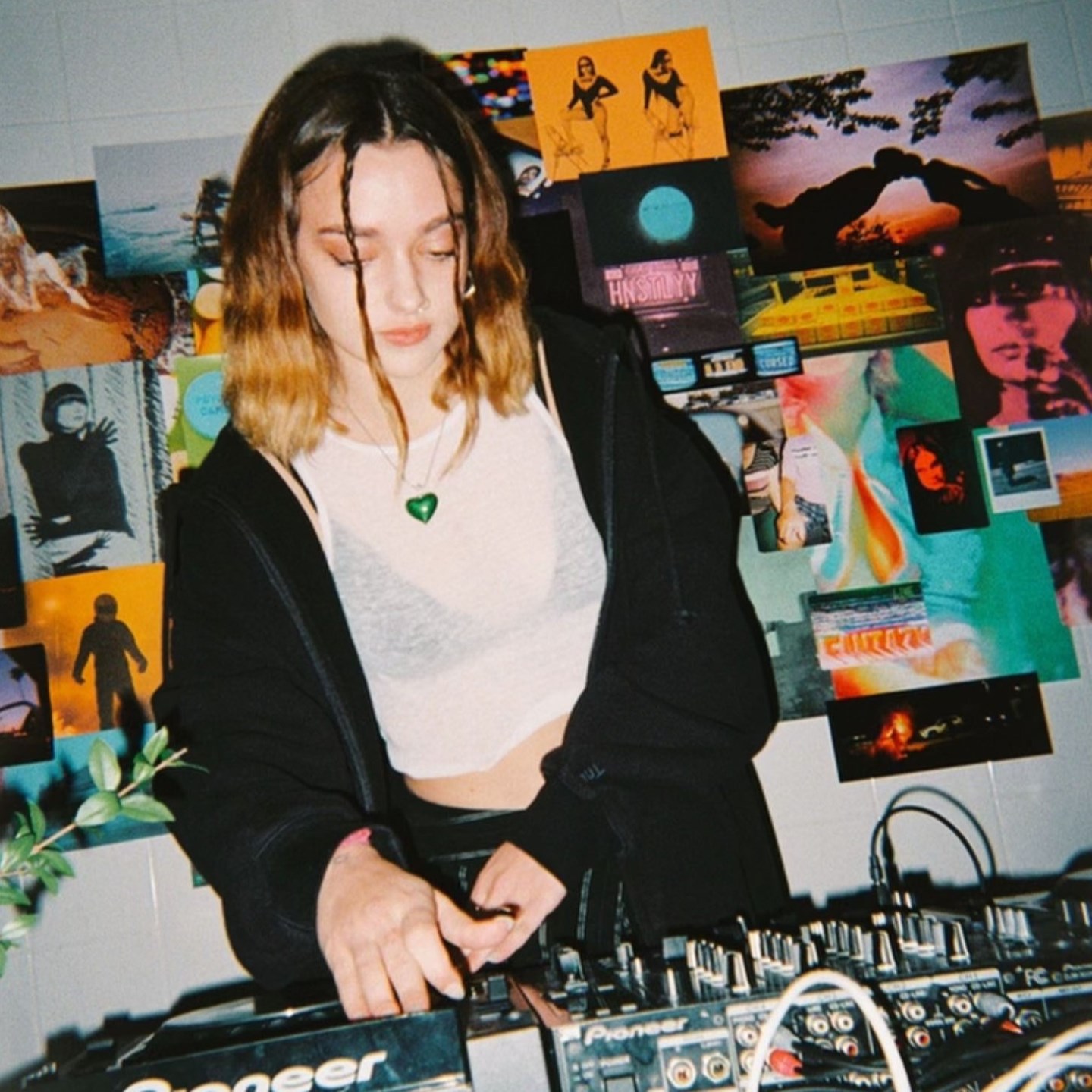 Helen Agnes · Artist Profile
