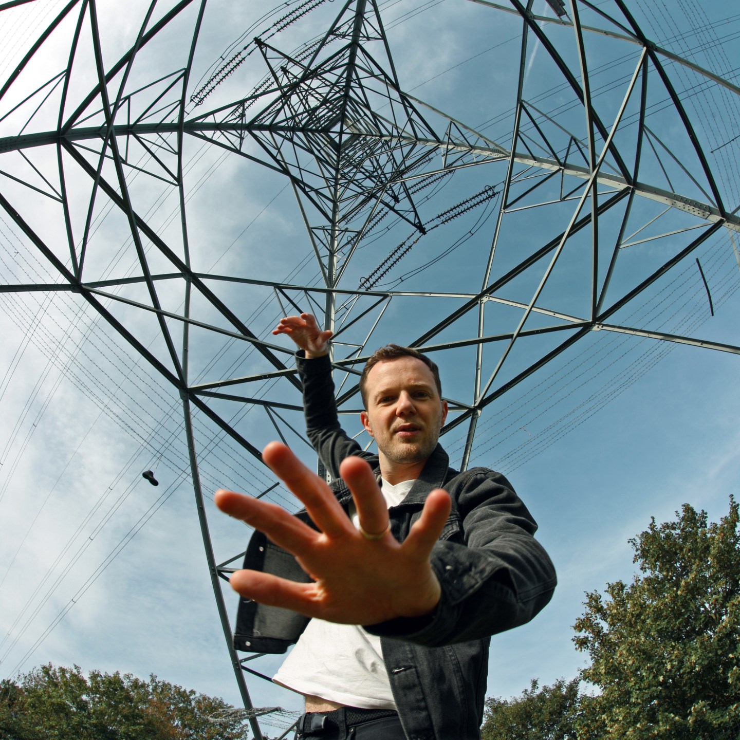 Hugo Massien · Artist Profile