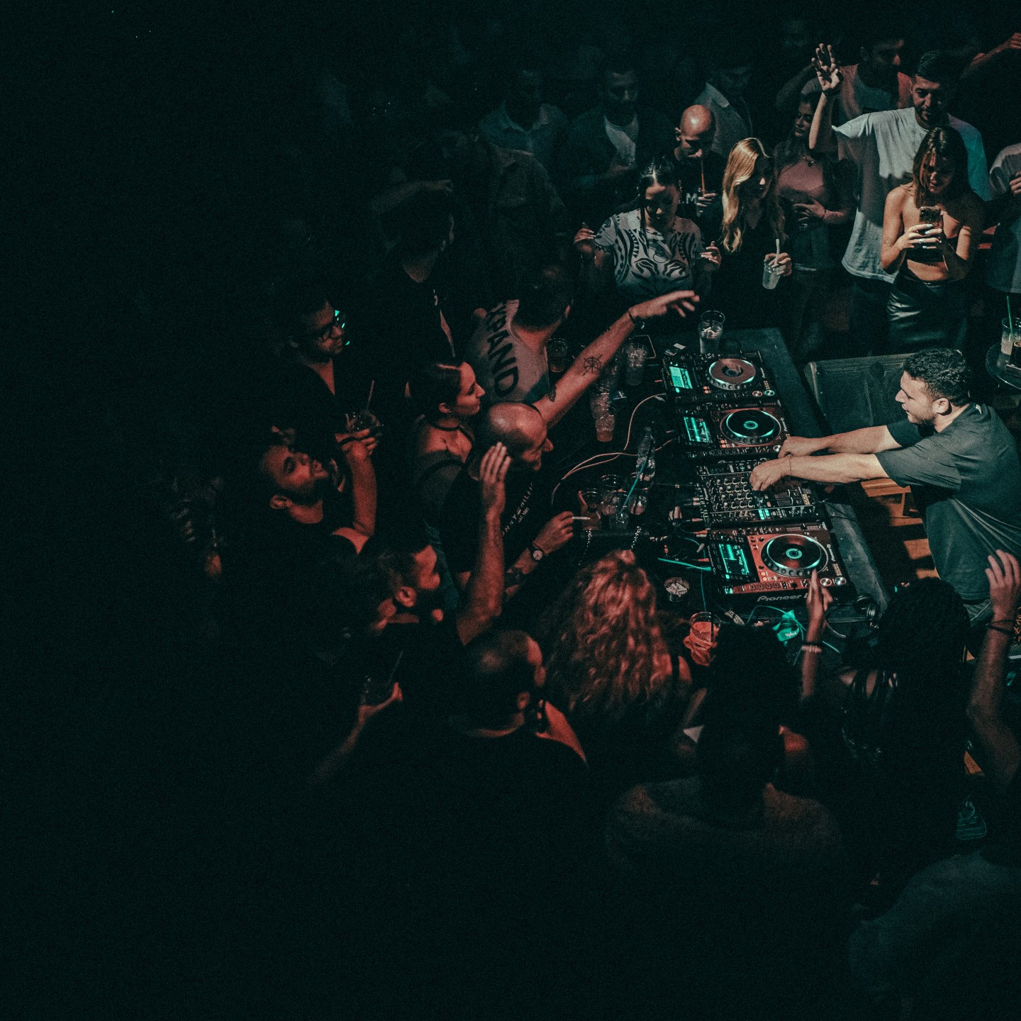 Huser · Artist Profile