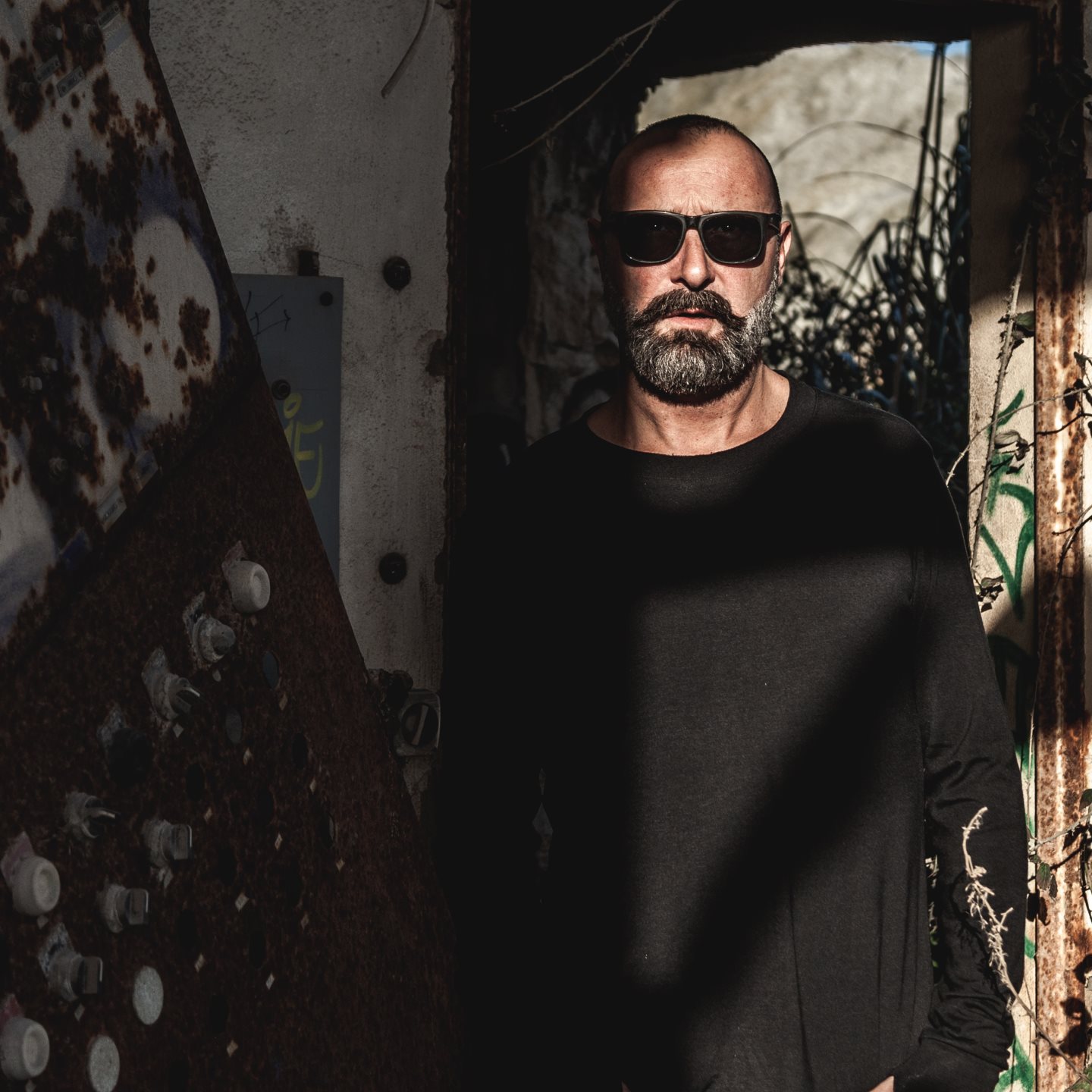 Ian Cris · Artist Profile