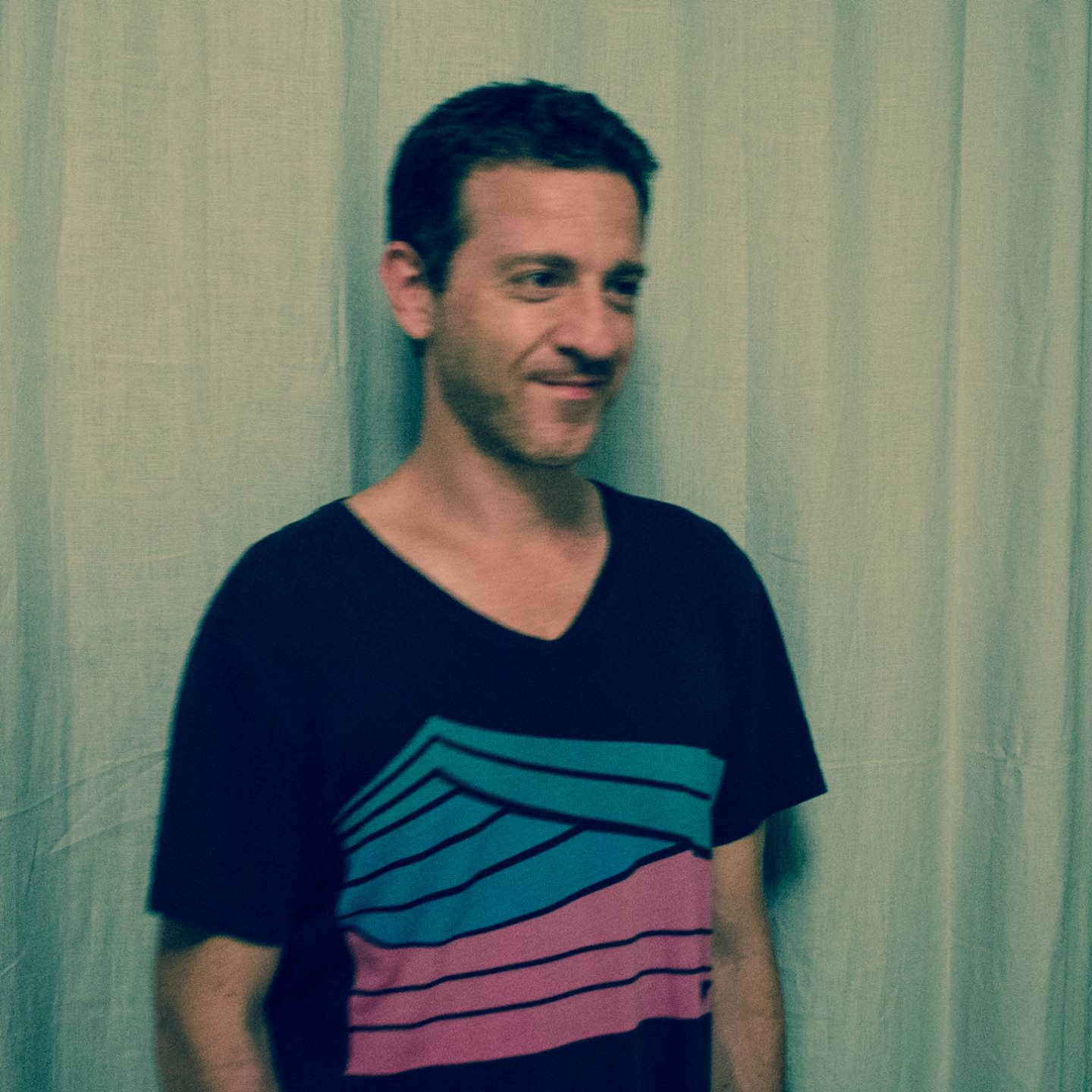 Ian James · Artist Profile