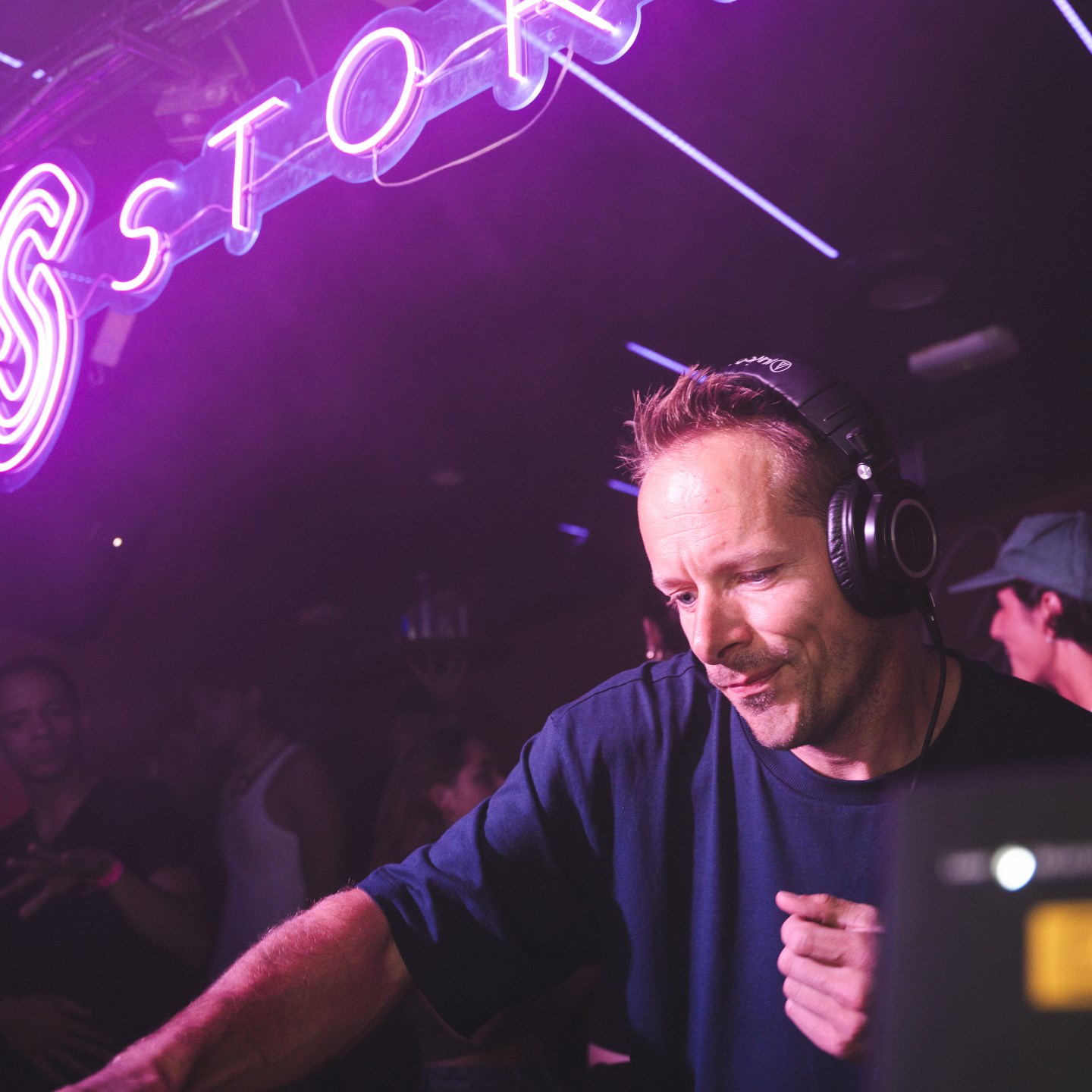 Ian Storm · Artist Profile