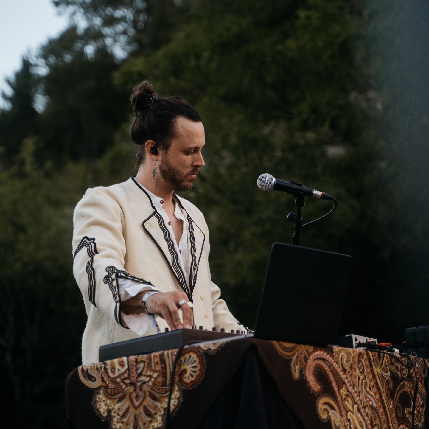 Idoipe · Artist Profile