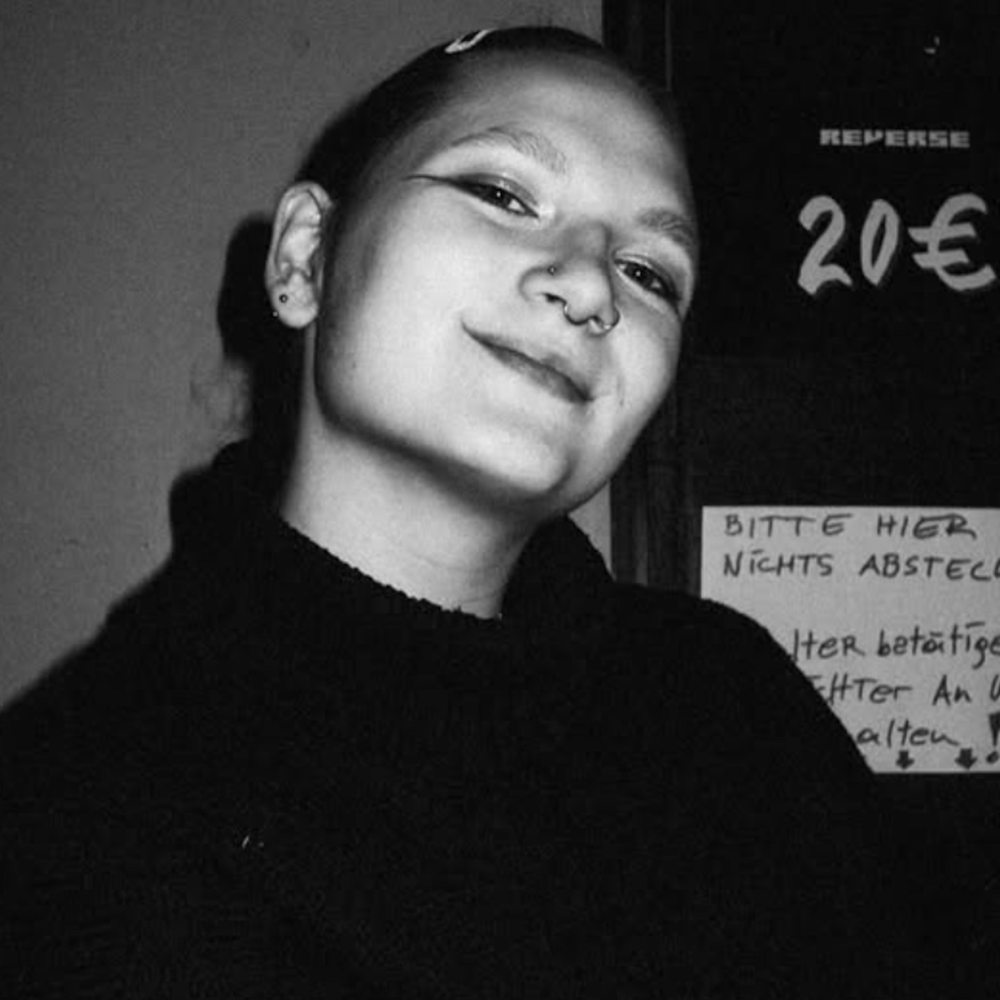 Izzy (3) · Artist Profile