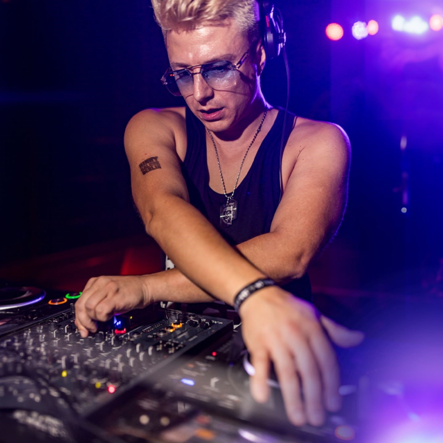 Jakob Lesch · Artist Profile