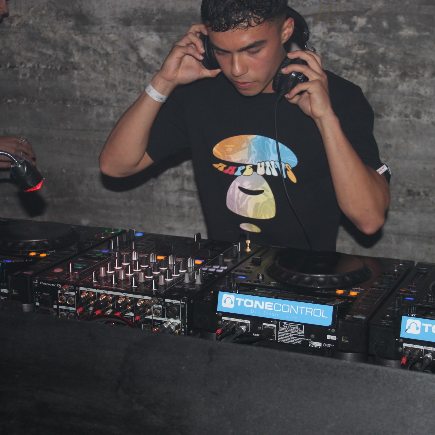 Jay Andrew · Artist Profile