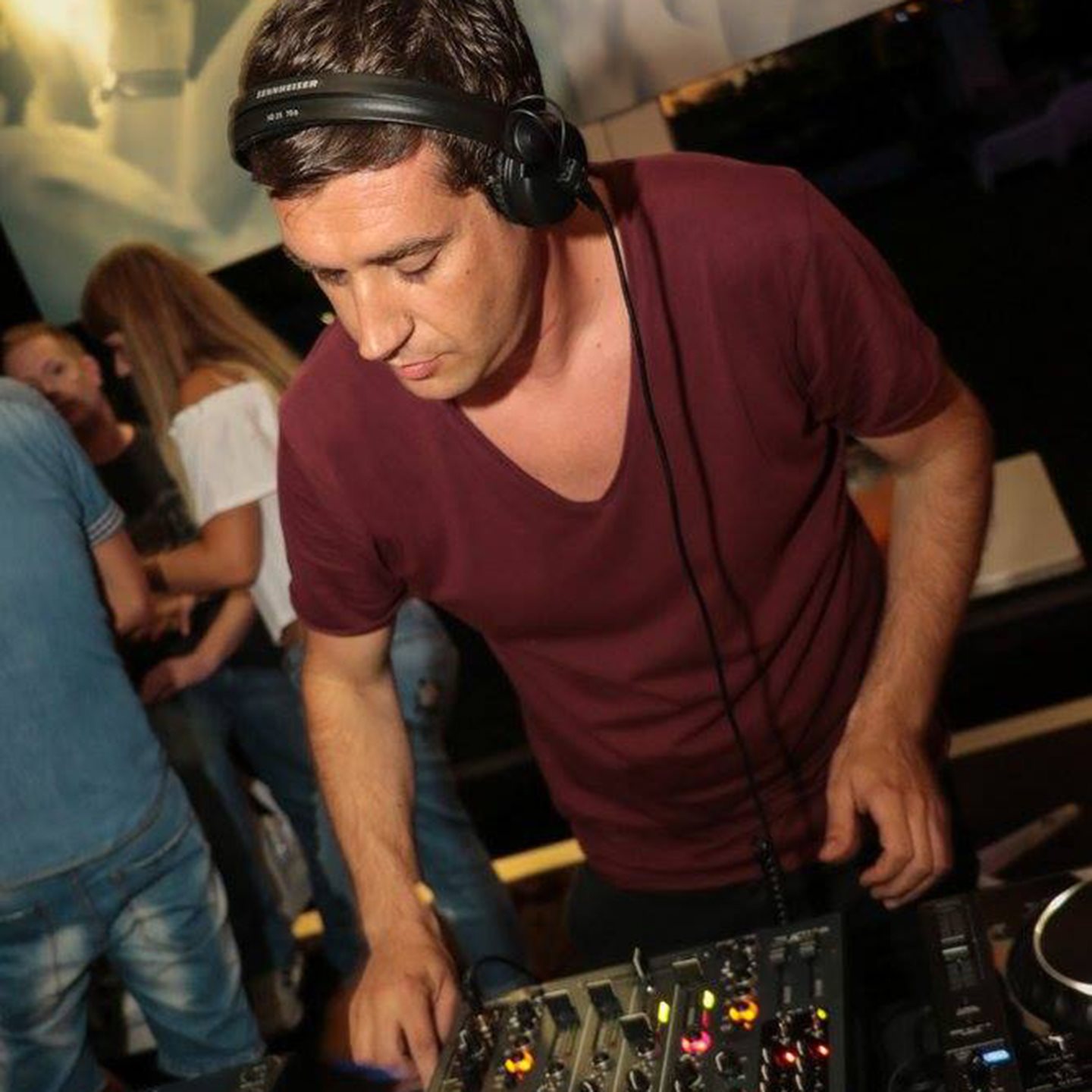 Jeremy Moore · Artist Profile