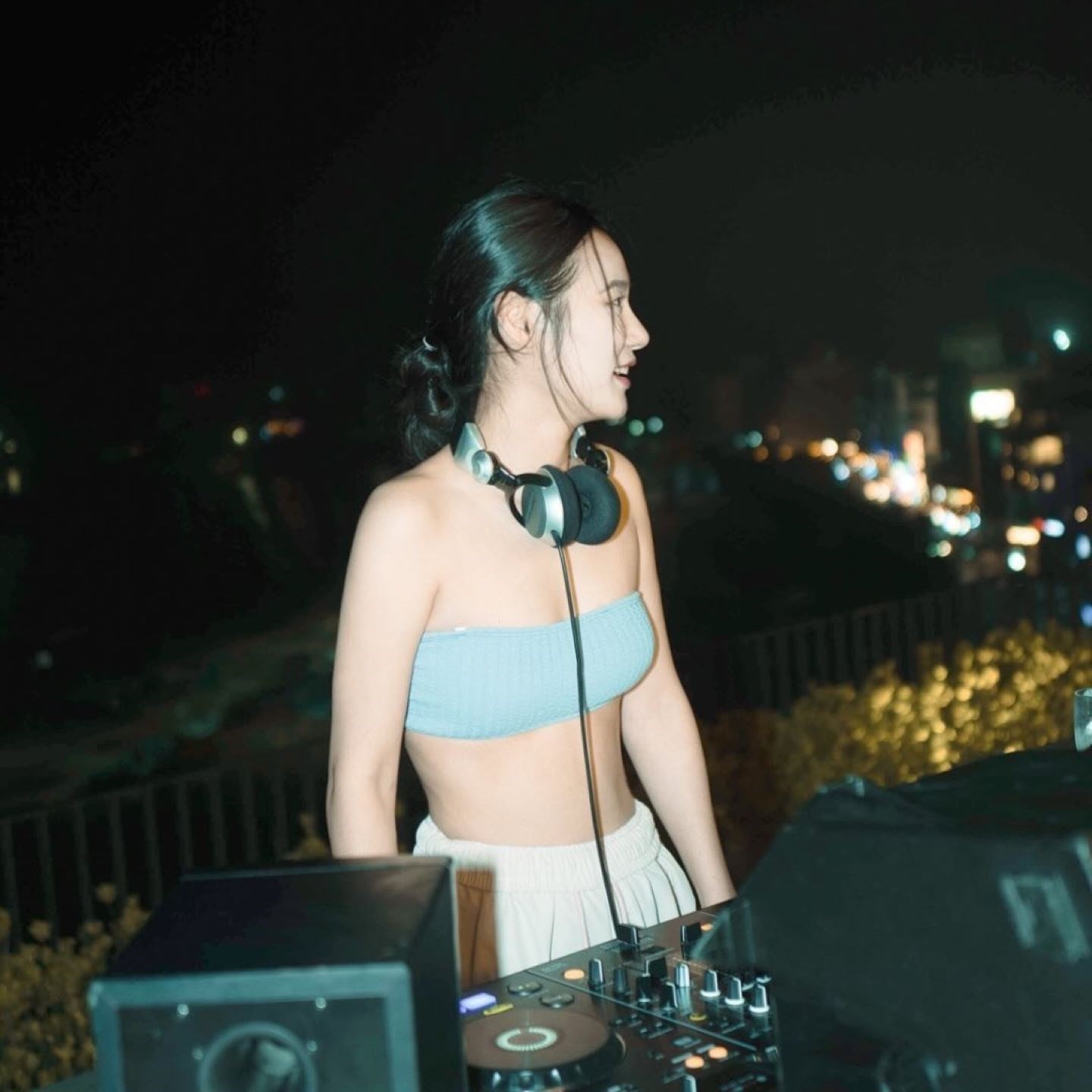 JINJU · Artist Profile