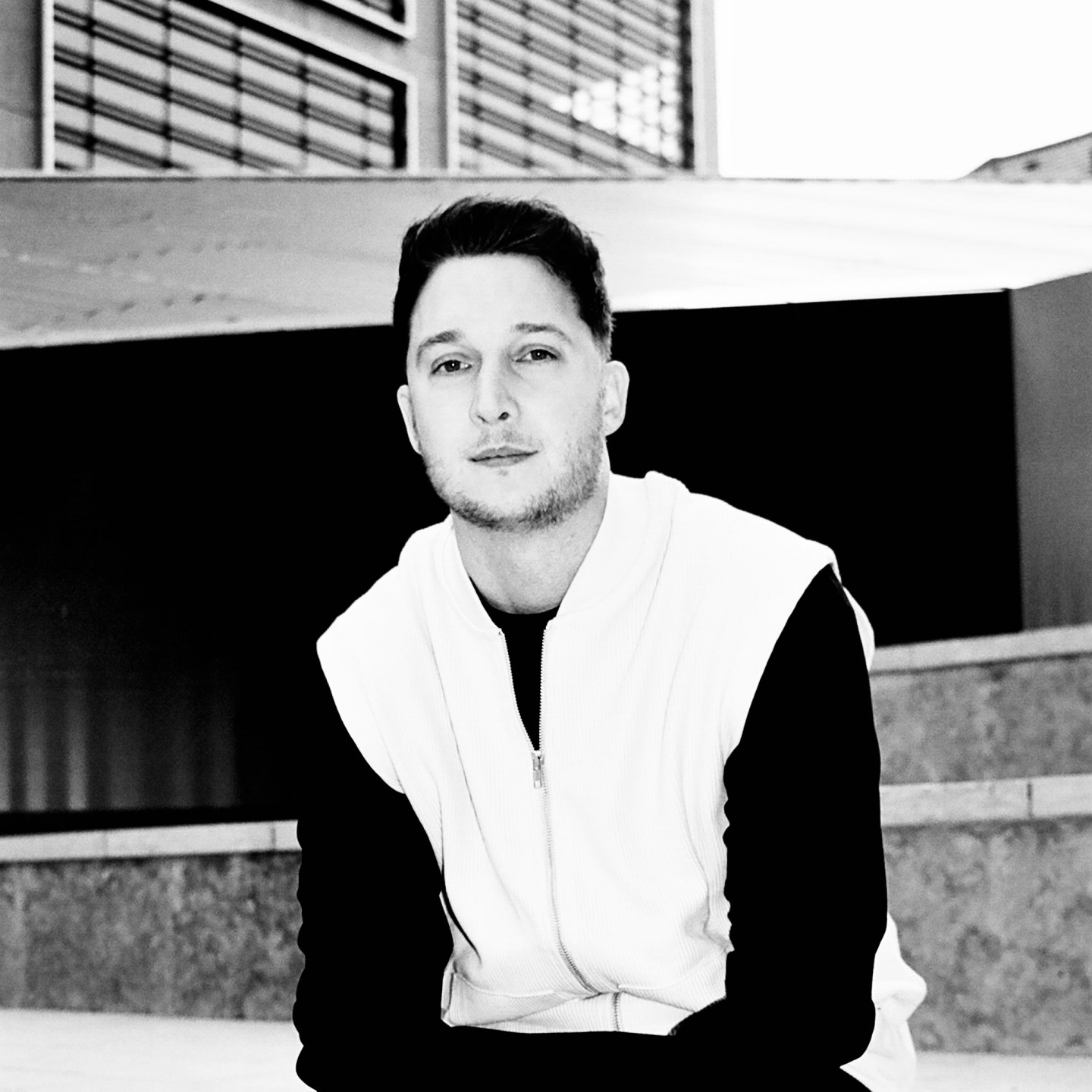 Joe Bennett · Artist Profile