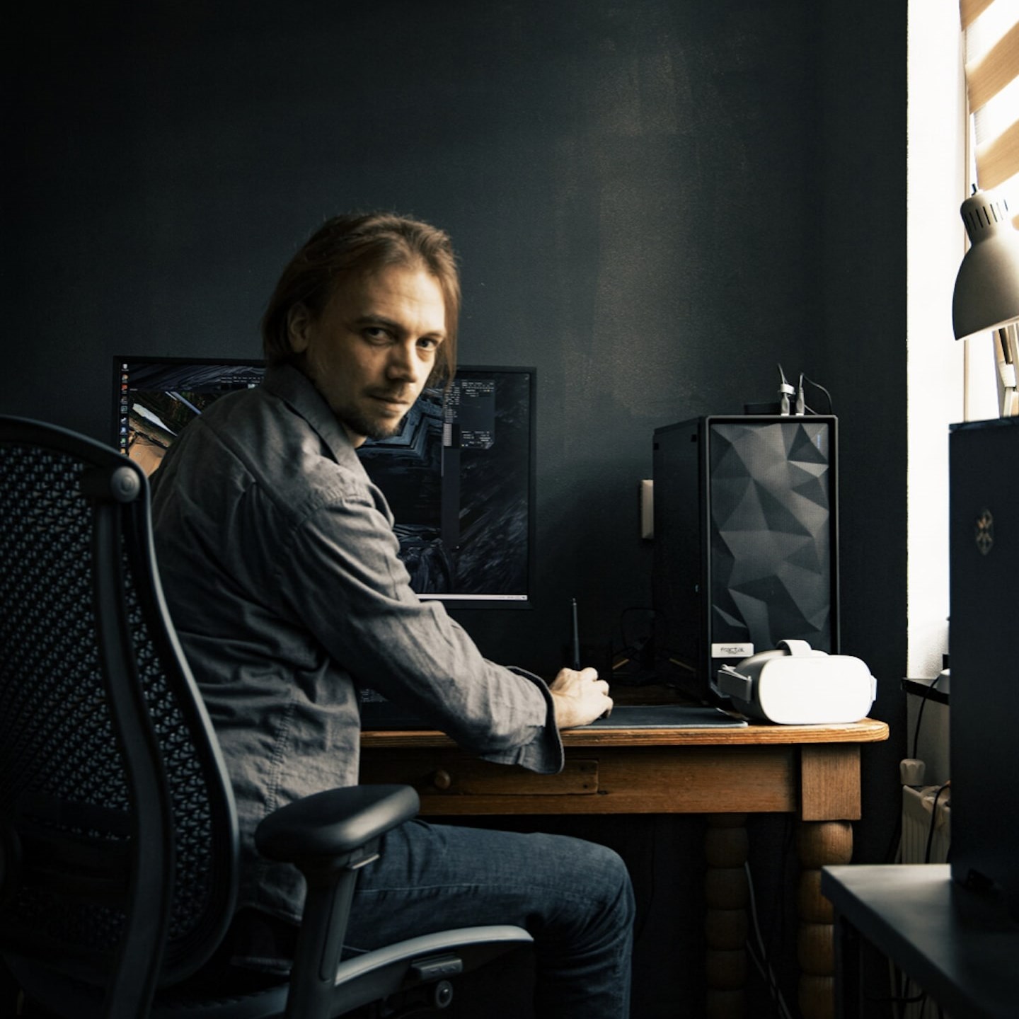 Julius Horsthuis · Artist Profile