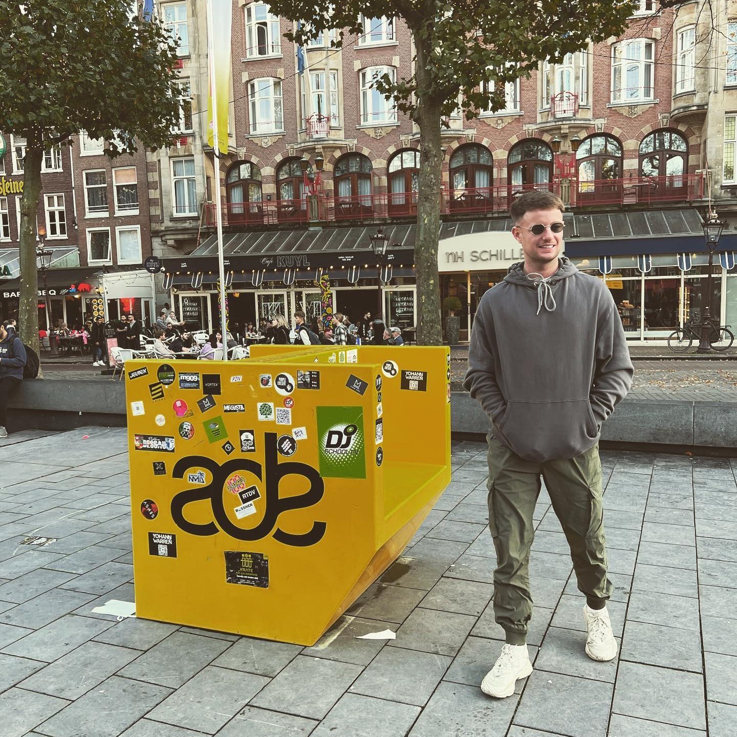 Keees. · Artist Profile