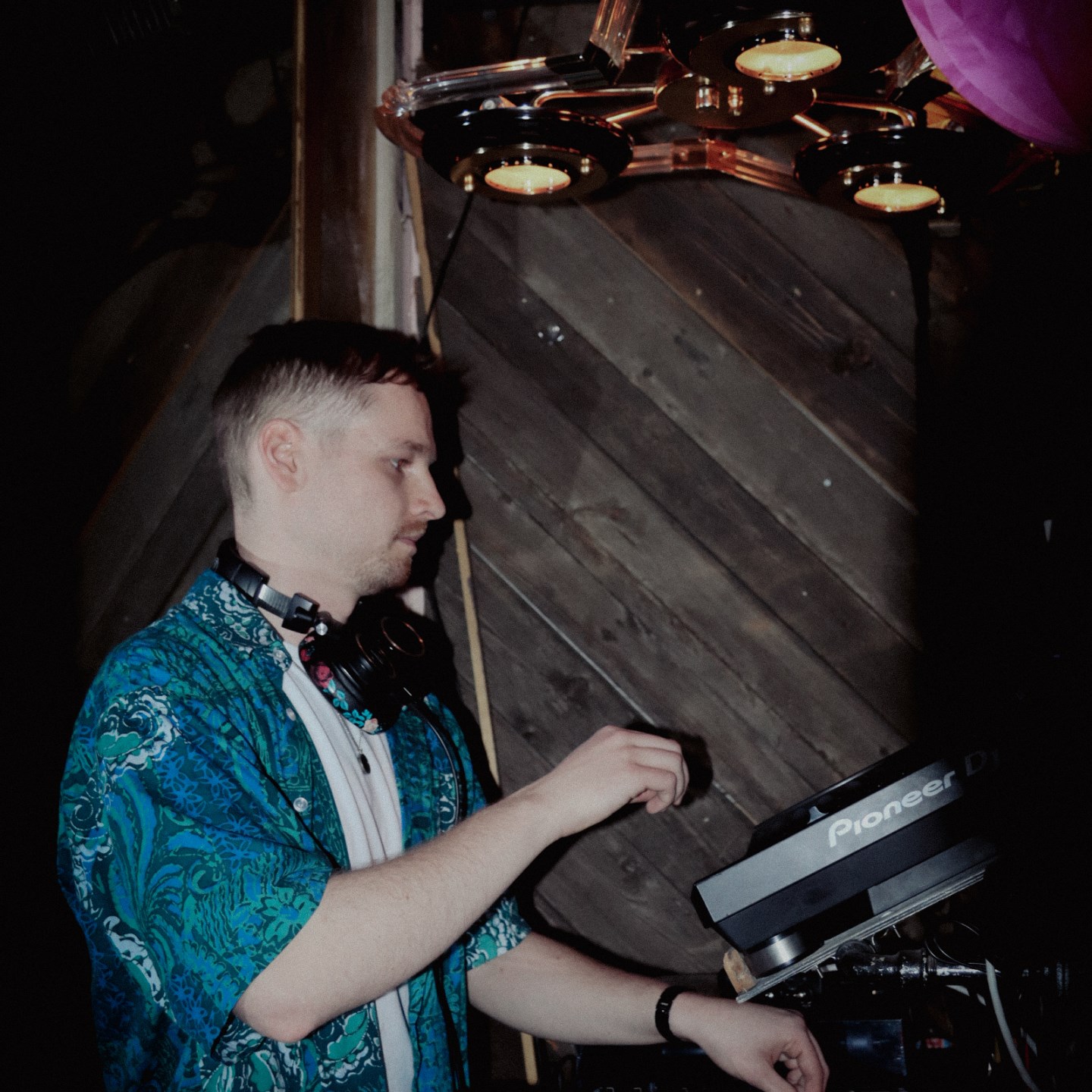 KJEE · Artist Profile