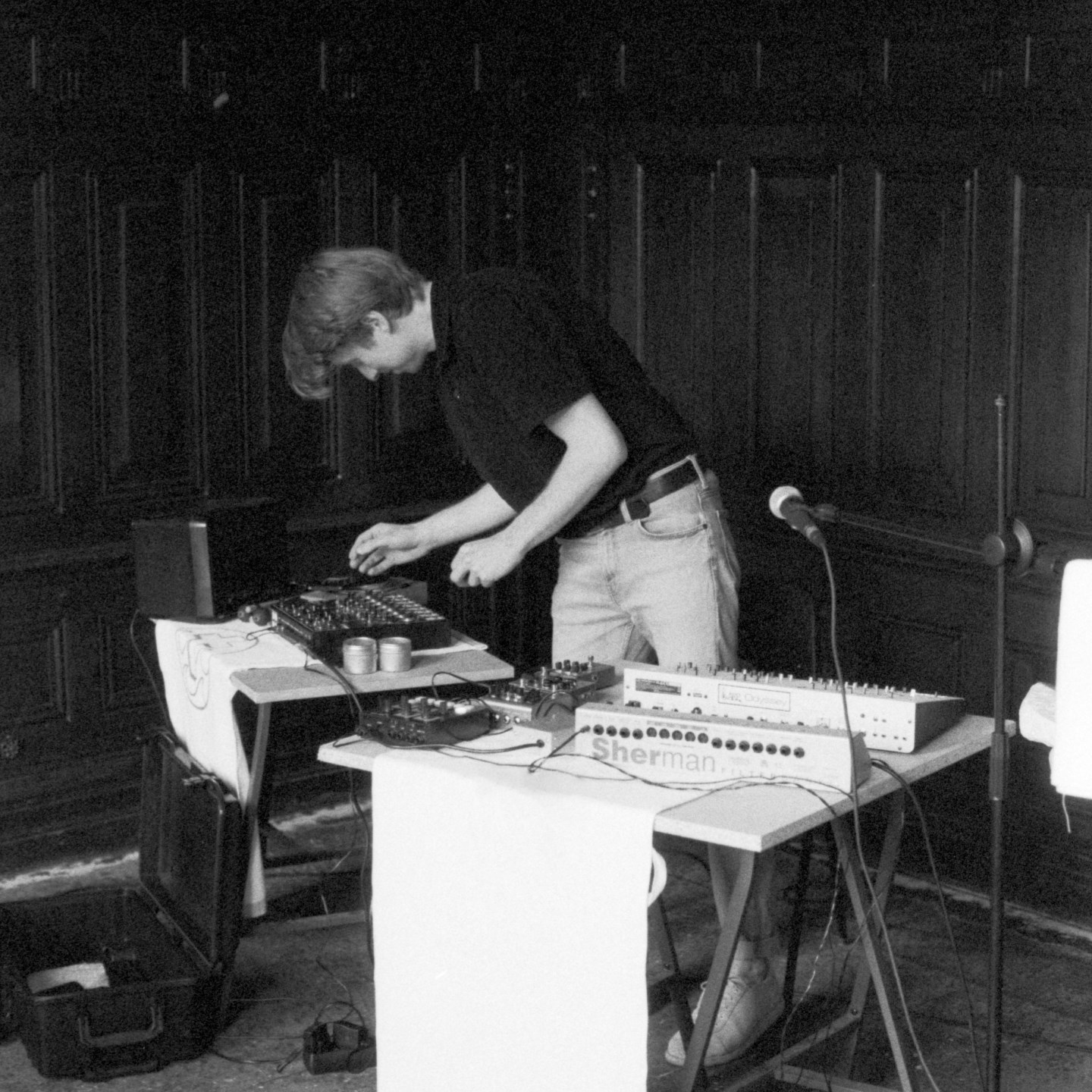 Konstantin Bessonov · Artist Profile