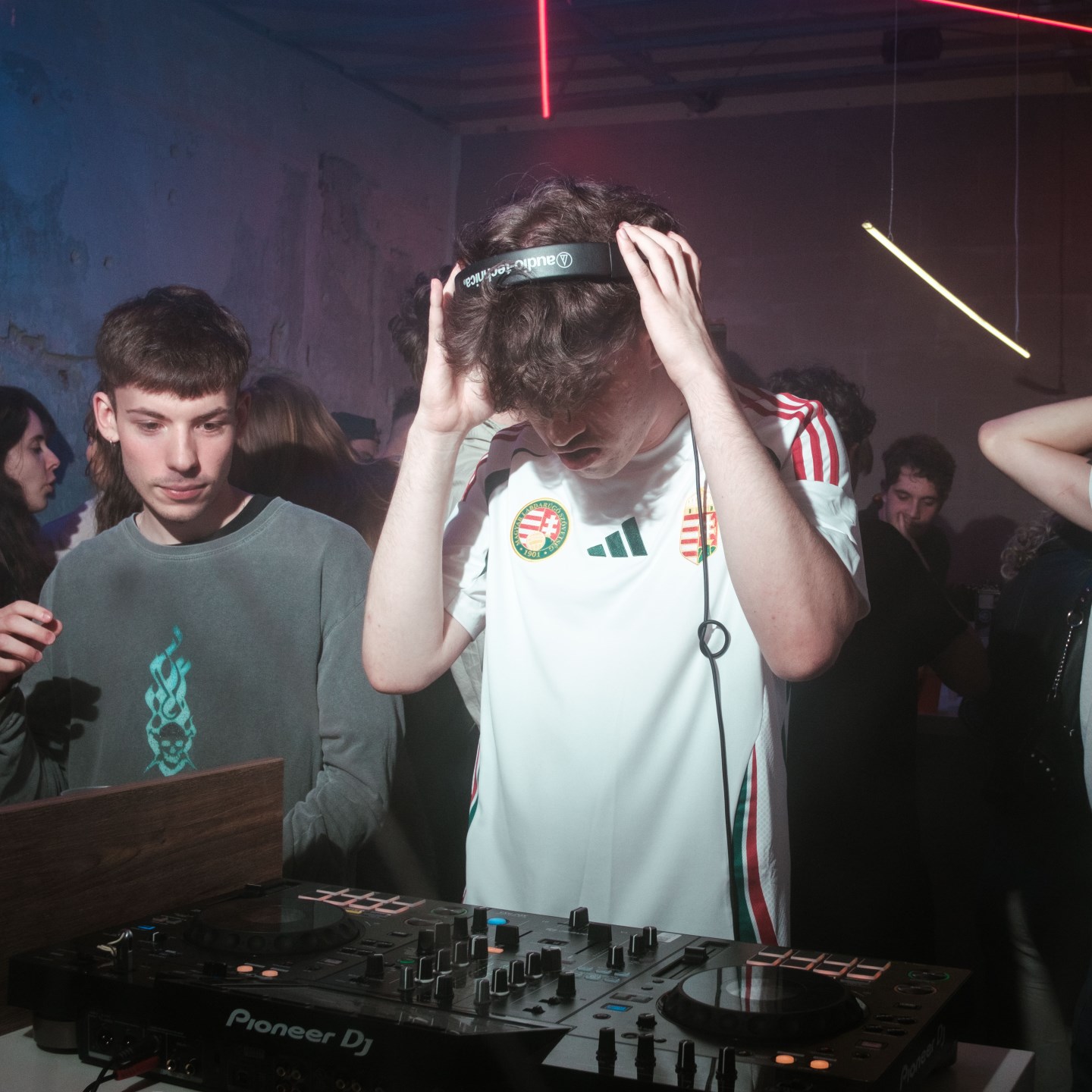 kornel (fr) · Artist Profile