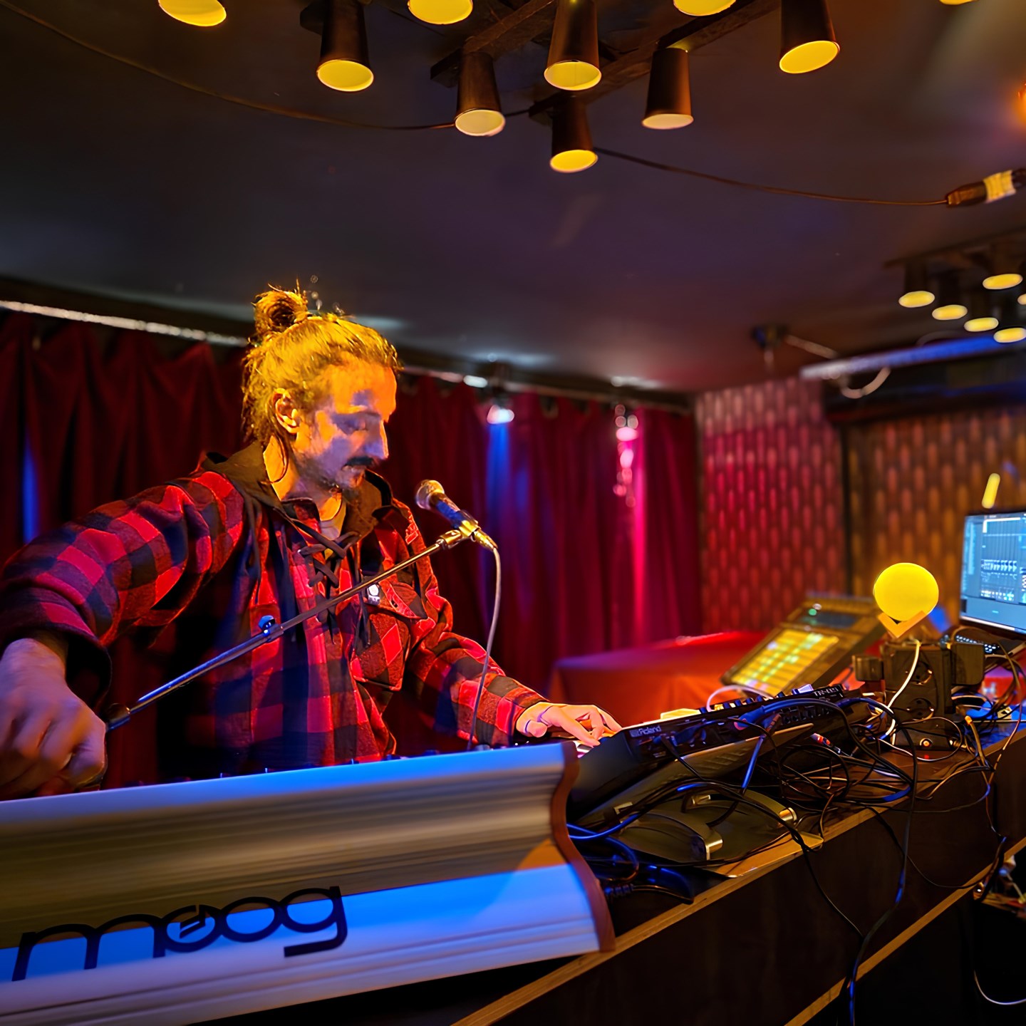 krev · Artist Profile