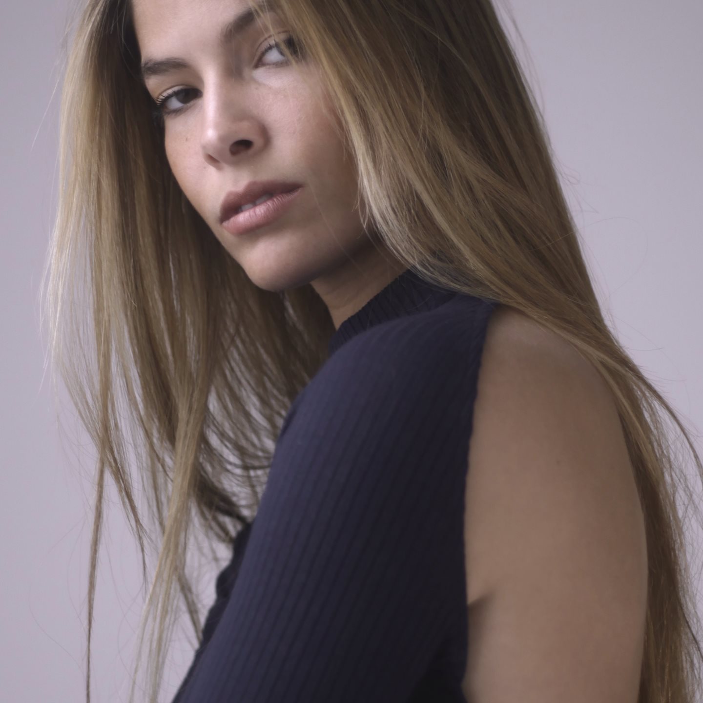 Laura De Greef · Artist Profile