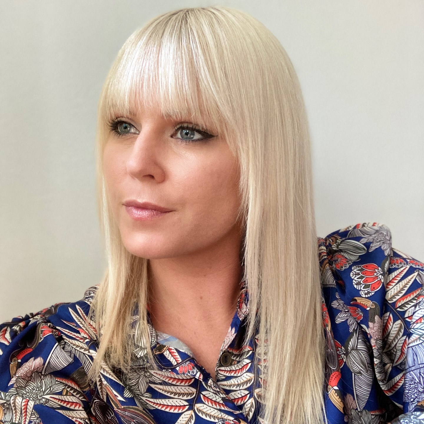 Laura Lynn · Artist Profile