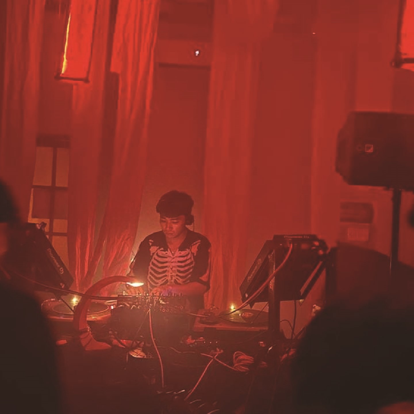 Le James · Biography