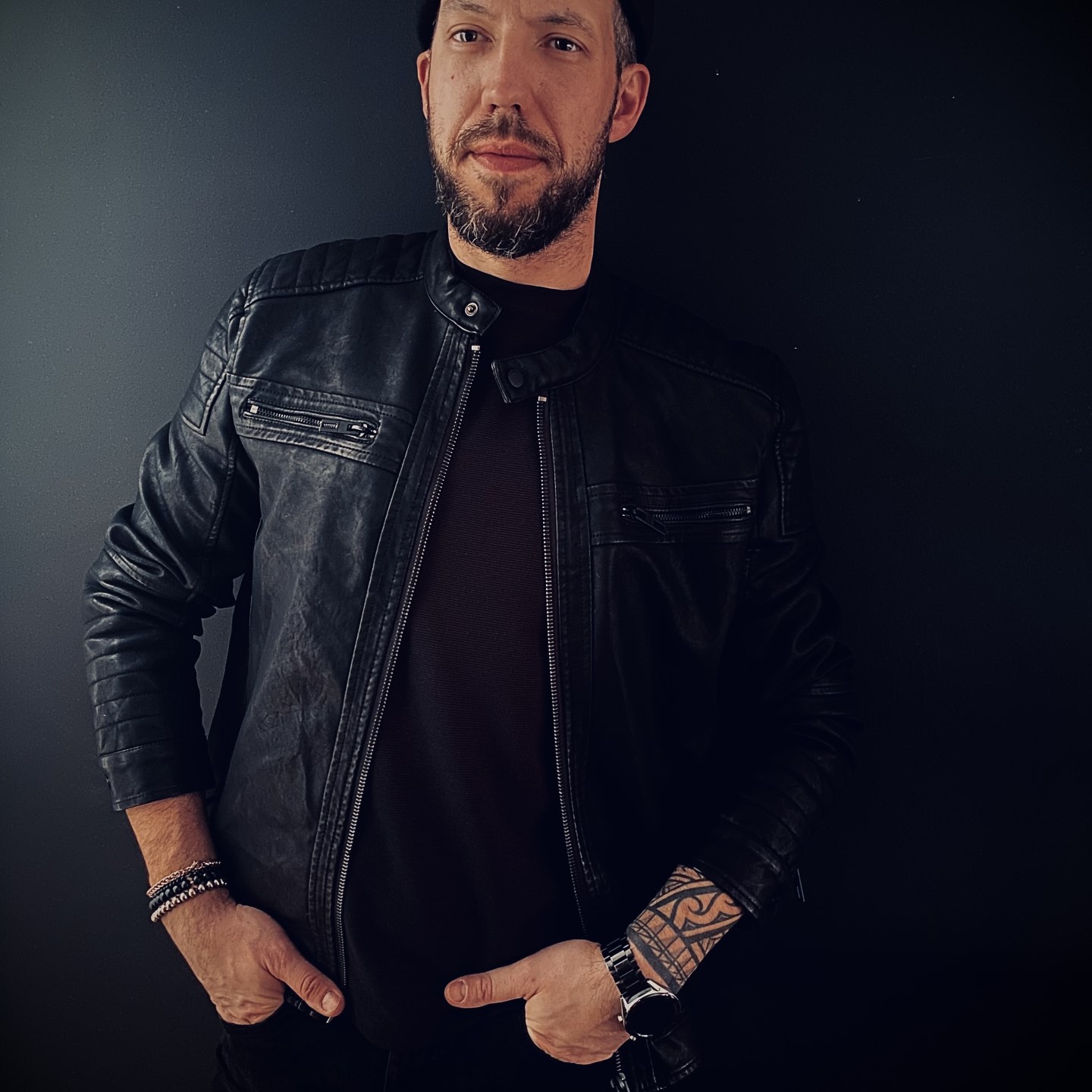 LeSaR · Artist Profile