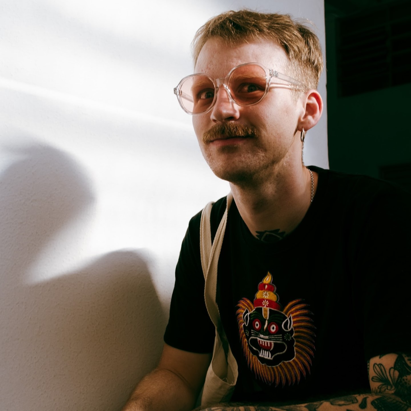 Levi Lenzi · Artist Profile