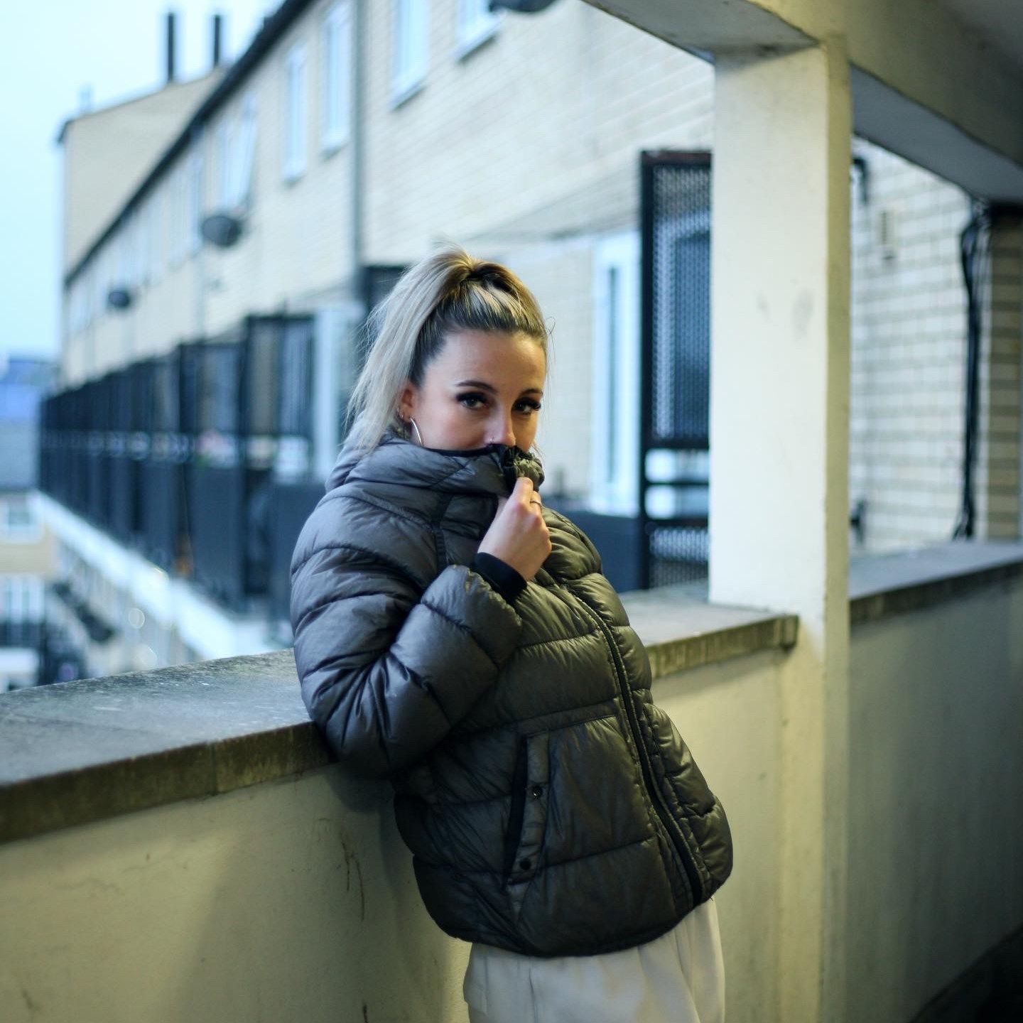 LIZ-ZIE (2) · Artist Profile