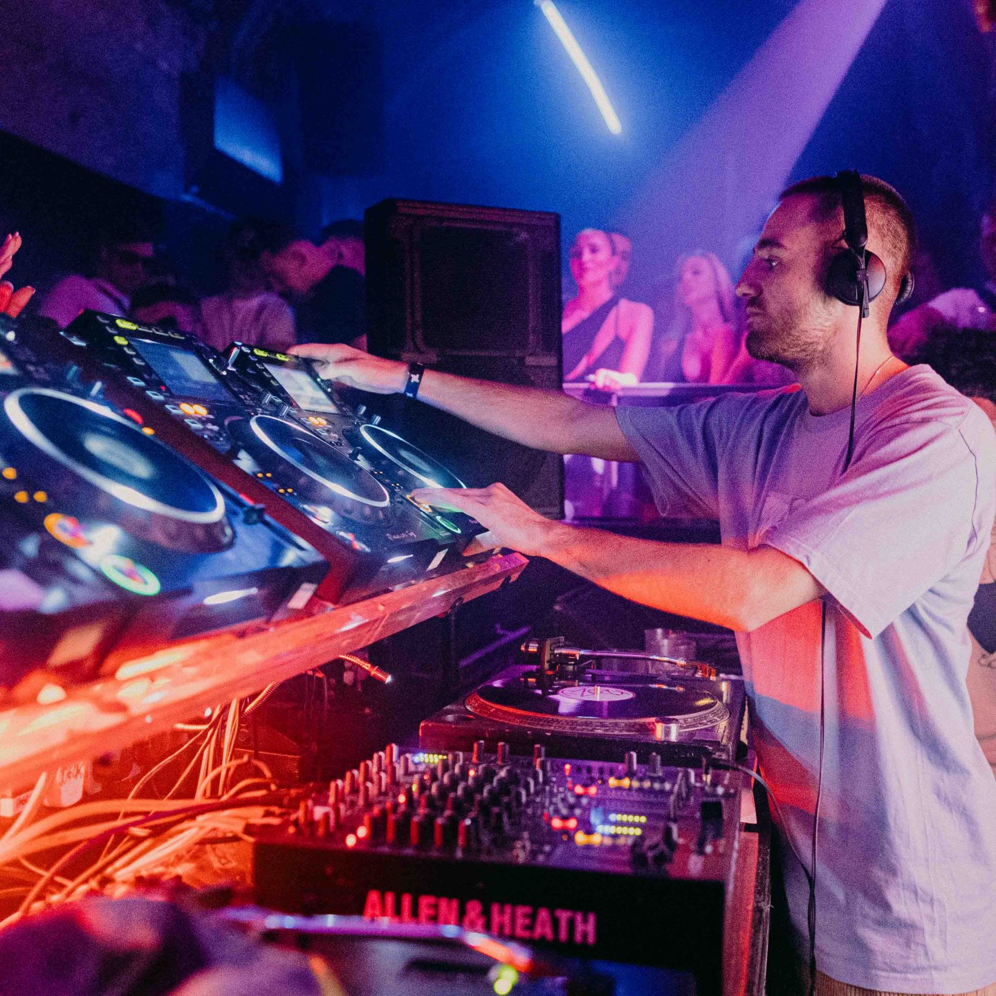 Locky · Artist Profile