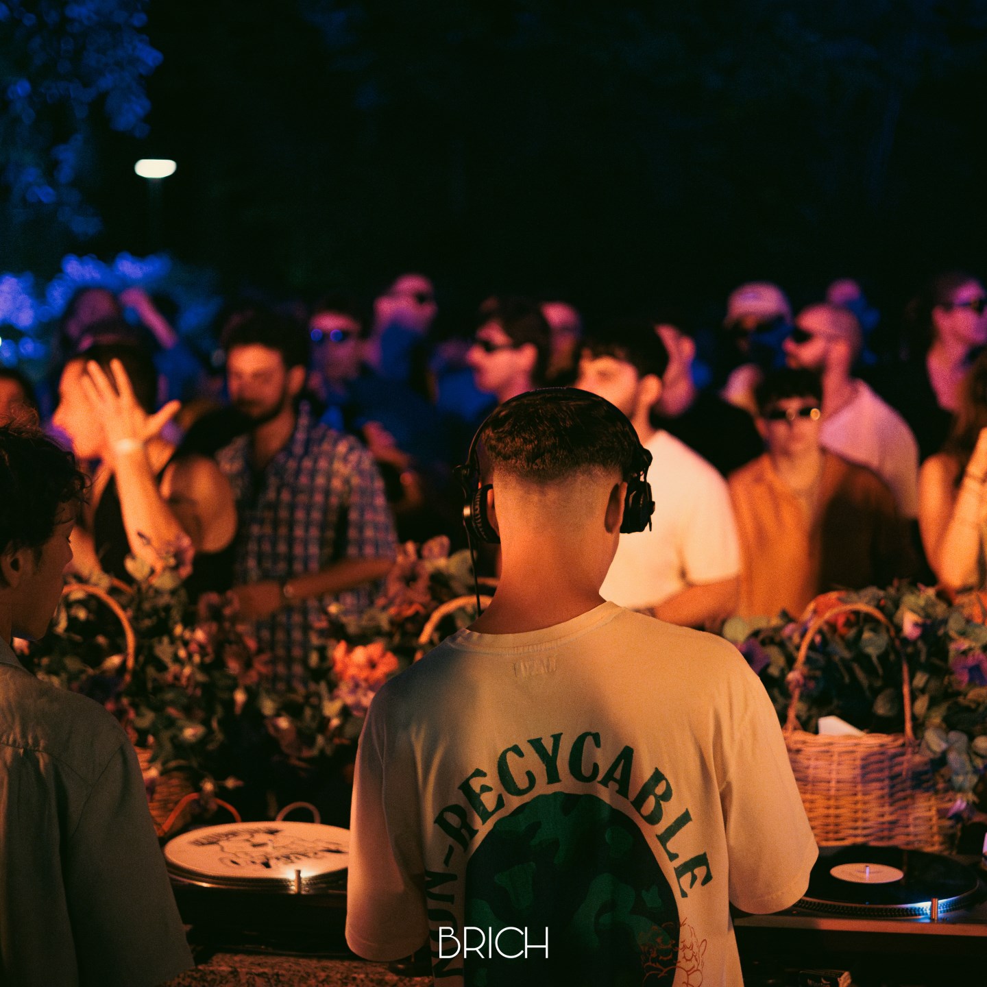 Lorenzo (4) · Artist Profile