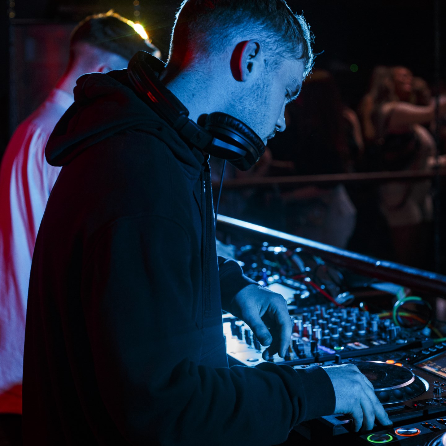 Lucas Elliott · Biography