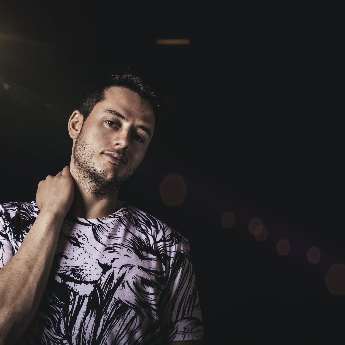 Lucas Mezian · Künstler*inprofil