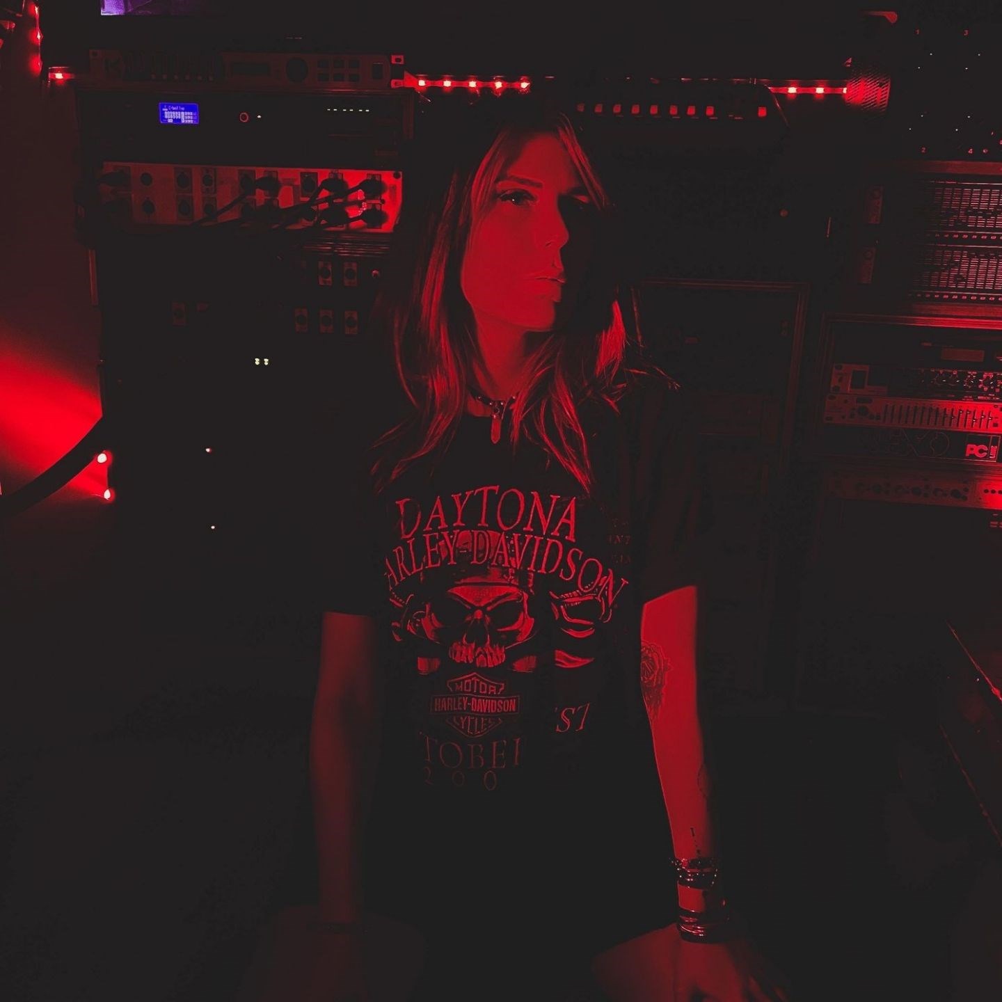 LÜNA · Artist Profile