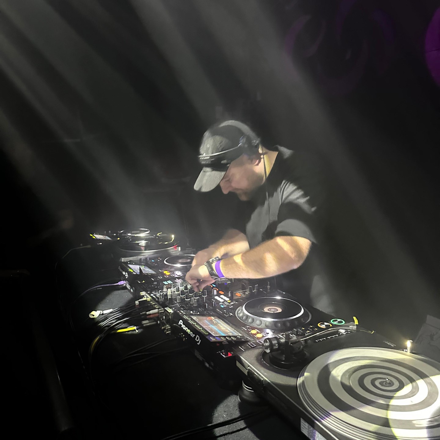 LUX (uk) · Artist Profile