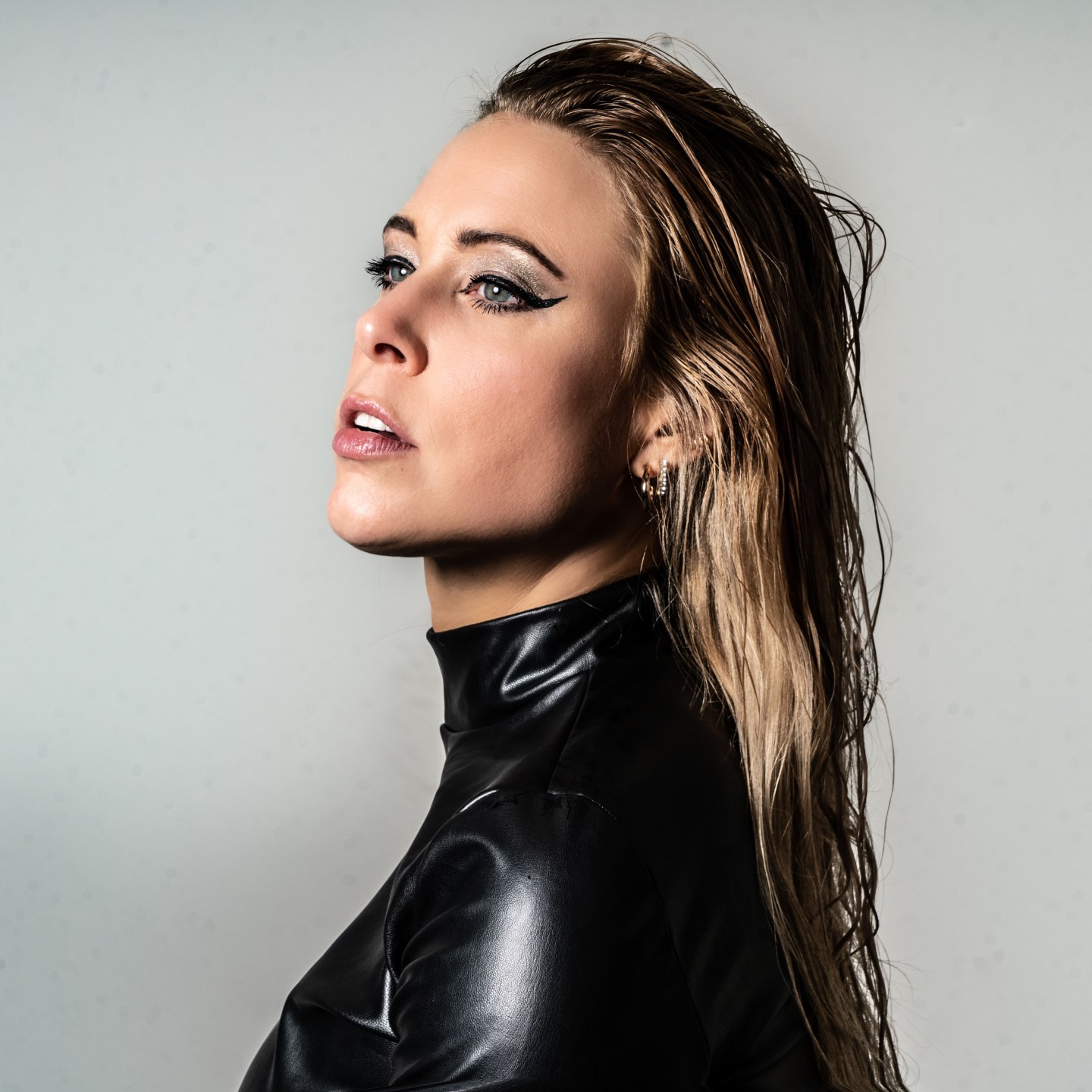 MANON (2) · Biography